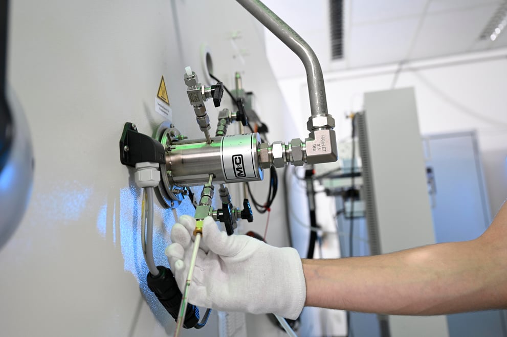 Emission chamber testing